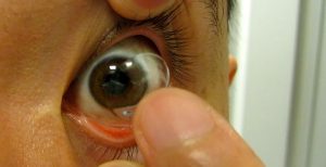 A Guide For Your First Time Wearing Contact Lenses - Contacts Advice